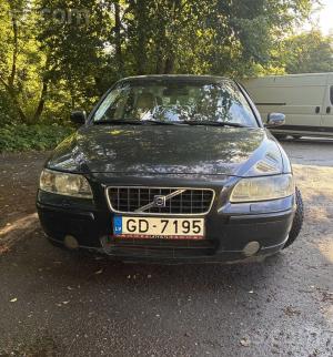 Black Volvo S60 2006 in Riga, with an engine capacity of 2.40 L and mileage of 312 thousand km for 1250 €, photo  on AUTOMOTO.COM.LV