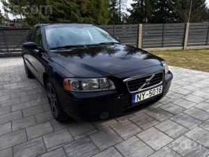 Melns Volvo S60 2006 Rīga, ar dzinēja tilpumu 2.40 L un nobraukumu 345 tūkst. km par 2550 €, foto  vietnē AUTOMOTO.COM.LV