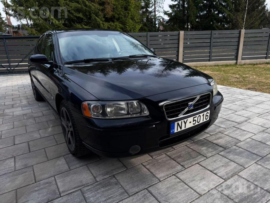 Melns Volvo S60 2006 Rīga, ar dzinēja tilpumu 2.40 L un nobraukumu 345 tūkst. km par 2550 €, foto 1 vietnē AUTOMOTO.COM.LV