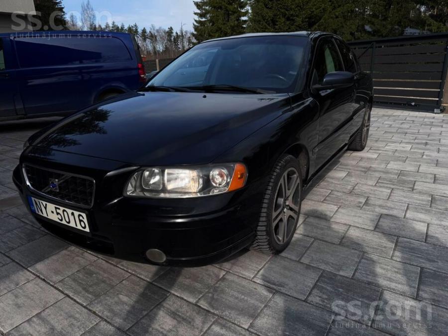 Melns Volvo S60 2006 Rīga, ar dzinēja tilpumu 2.40 L un nobraukumu 345 tūkst. km par 2550 €, foto 3 vietnē AUTOMOTO.COM.LV