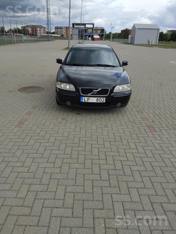 Black Volvo S60 2006 in Valmiera, with an engine capacity of 2.40 L and mileage of 0 thousand km for 2450 €, photo 2 on AUTOMOTO.COM.LV