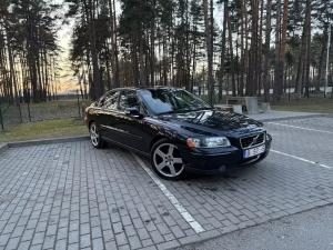 Черный Вольво С60 2006 в Рига, объемом двигателя 2.40 л и пробегом 229 тыс. км за 1000 €, фото 3 на AUTOMOTO.COM.LV