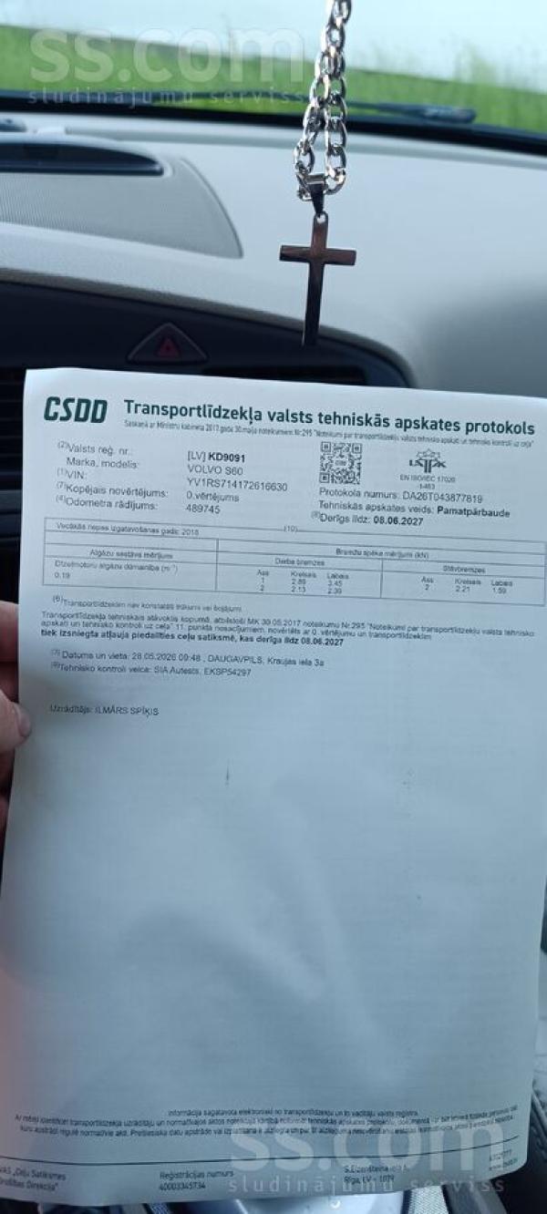 Black Volvo S60 2006 in Daugavpils, with an engine capacity of 2.40 L and mileage of 490 thousand km for 2300 €, photo 10 on AUTOMOTO.COM.LV