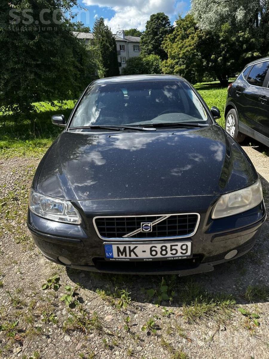 Melns Volvo S60 2006 Bauska, ar dzinēja tilpumu 2.40 L un nobraukumu 325 tūkst. km par 2000 €, foto 1 vietnē AUTOMOTO.COM.LV