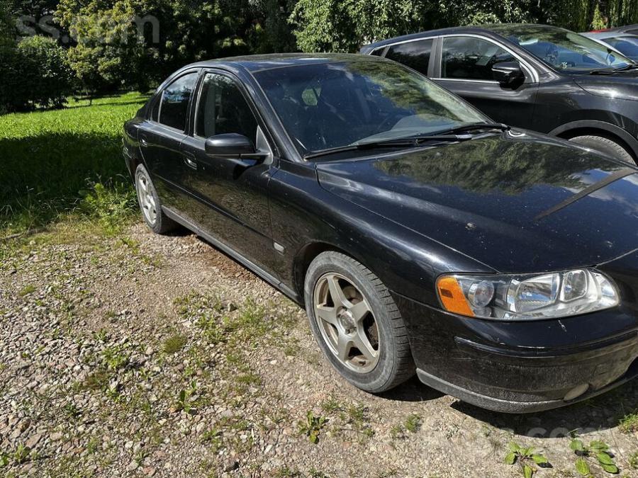 Melns Volvo S60 2006 Bauska, ar dzinēja tilpumu 2.40 L un nobraukumu 325 tūkst. km par 2000 €, foto 4 vietnē AUTOMOTO.COM.LV