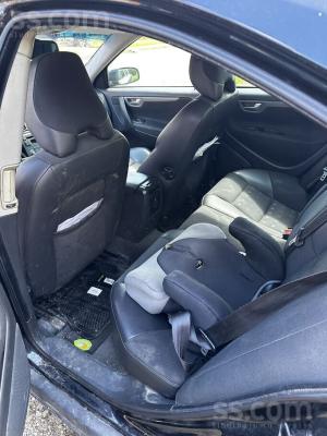 Melns Volvo S60 2006 Bauska, ar dzinēja tilpumu 2.40 L un nobraukumu 325 tūkst. km par 2000 €, foto 7 vietnē AUTOMOTO.COM.LV