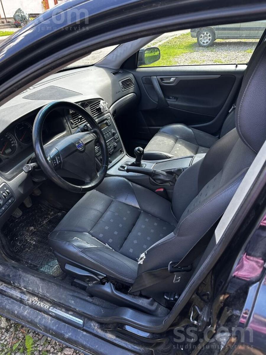 Melns Volvo S60 2006 Bauska, ar dzinēja tilpumu 2.40 L un nobraukumu 325 tūkst. km par 2000 €, foto 8 vietnē AUTOMOTO.COM.LV