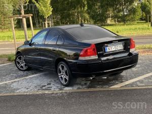 Melns Volvo S60 2006 Jelgava, ar dzinēja tilpumu 2.40 L un nobraukumu 0 tūkst. km par 2490 €, foto 5 vietnē AUTOMOTO.COM.LV