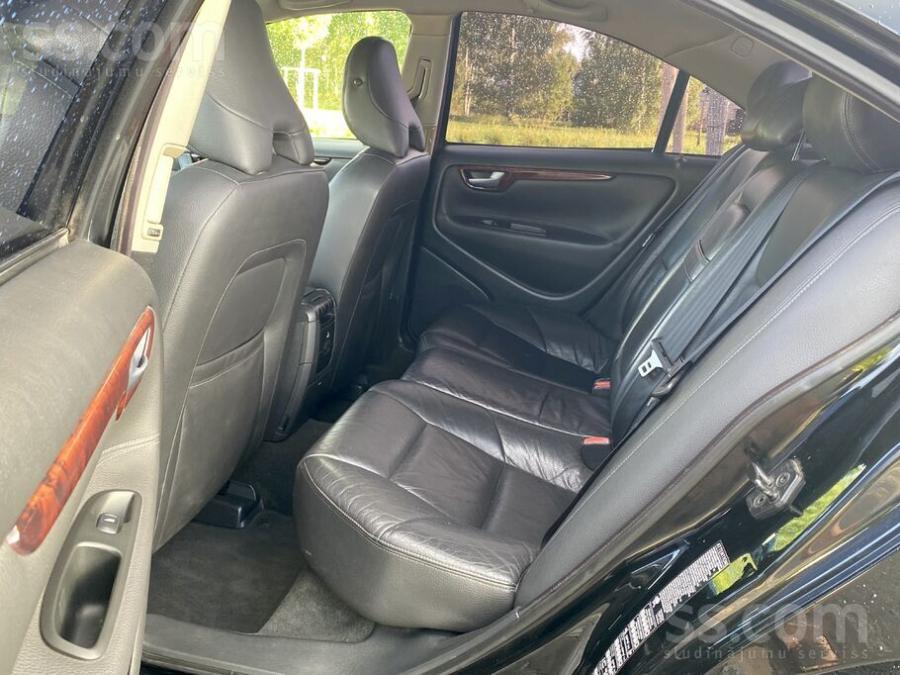 Melns Volvo S60 2006 Jelgava, ar dzinēja tilpumu 2.40 L un nobraukumu 0 tūkst. km par 2490 €, foto 8 vietnē AUTOMOTO.COM.LV