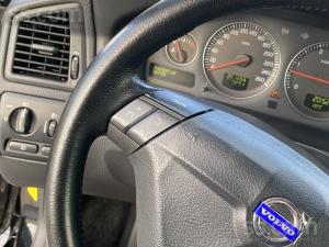 Melns Volvo S60 2006 Jelgava, ar dzinēja tilpumu 2.40 L un nobraukumu 0 tūkst. km par 2490 €, foto 16 vietnē AUTOMOTO.COM.LV