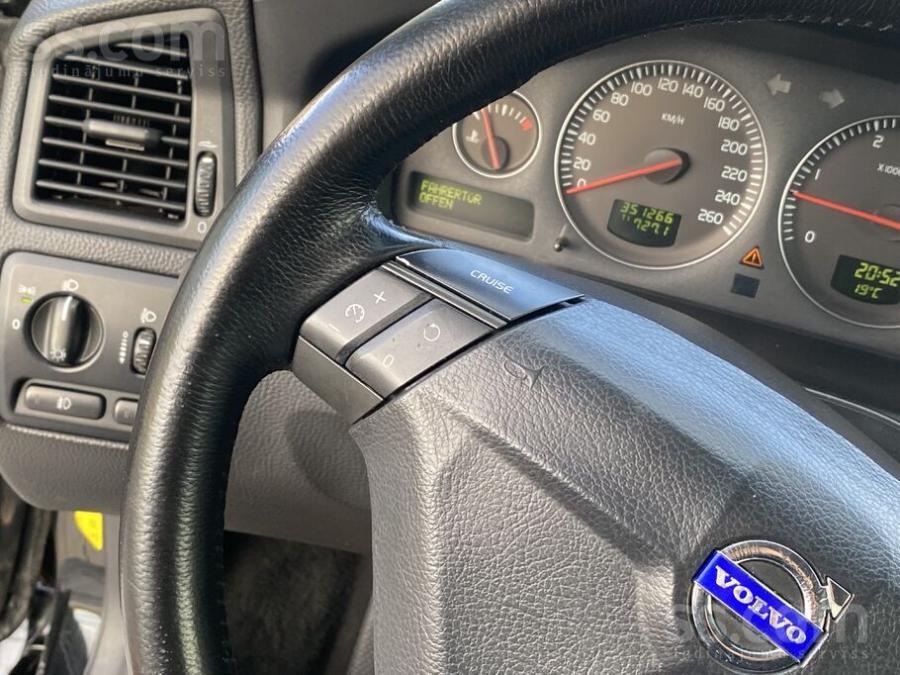 Melns Volvo S60 2006 Jelgava, ar dzinēja tilpumu 2.40 L un nobraukumu 0 tūkst. km par 2490 €, foto 16 vietnē AUTOMOTO.COM.LV