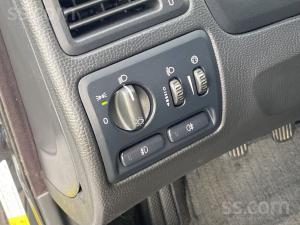 Melns Volvo S60 2006 Jelgava, ar dzinēja tilpumu 2.40 L un nobraukumu 0 tūkst. km par 2490 €, foto 17 vietnē AUTOMOTO.COM.LV