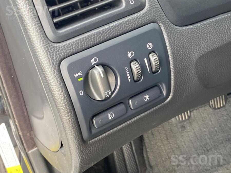 Melns Volvo S60 2006 Jelgava, ar dzinēja tilpumu 2.40 L un nobraukumu 0 tūkst. km par 2490 €, foto 17 vietnē AUTOMOTO.COM.LV