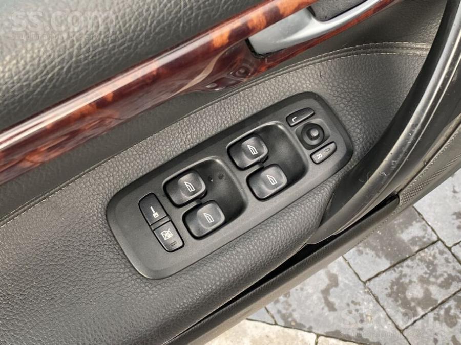 Melns Volvo S60 2006 Jelgava, ar dzinēja tilpumu 2.40 L un nobraukumu 0 tūkst. km par 2490 €, foto 18 vietnē AUTOMOTO.COM.LV