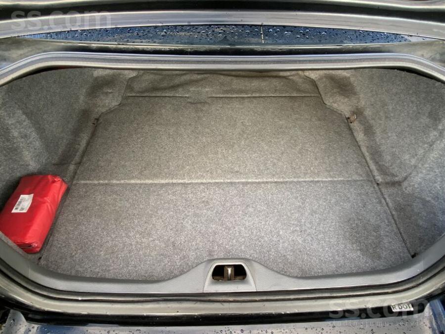 Melns Volvo S60 2006 Jelgava, ar dzinēja tilpumu 2.40 L un nobraukumu 0 tūkst. km par 2490 €, foto 19 vietnē AUTOMOTO.COM.LV