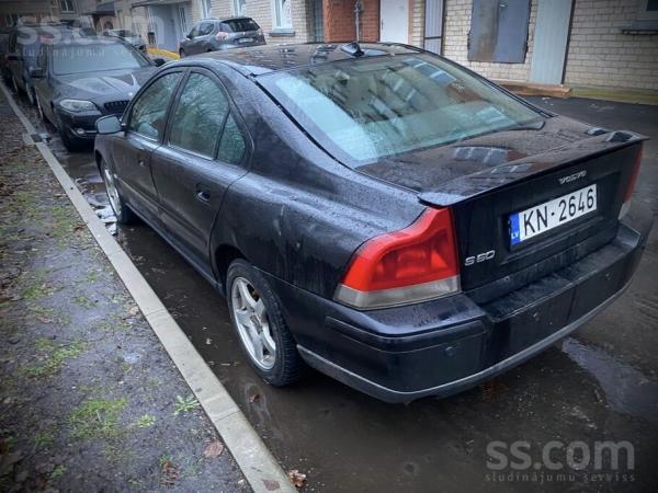 Black Volvo S60 2006 in Rezekne, with an engine capacity of 2.40 L and mileage of 301 thousand km for 1250 €, photo 2 on AUTOMOTO.COM.LV