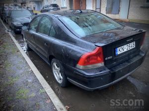 Melns Volvo S60 2006 Rēzekne, ar dzinēja tilpumu 2.40 L un nobraukumu 301 tūkst. km par 1250 €, foto 3 vietnē AUTOMOTO.COM.LV