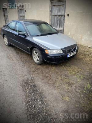 Melns Volvo S60 2006 Rēzekne, ar dzinēja tilpumu 2.40 L un nobraukumu 301 tūkst. km par 1250 €, foto 5 vietnē AUTOMOTO.COM.LV