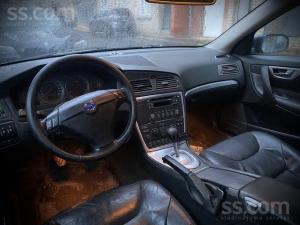 Melns Volvo S60 2006 Rēzekne, ar dzinēja tilpumu 2.40 L un nobraukumu 301 tūkst. km par 1250 €, foto 6 vietnē AUTOMOTO.COM.LV