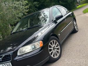 Black Volvo S60 2006 in Riga, with an engine capacity of 2.40 L and mileage of 325 thousand km for 1690 €, photo 3 on AUTOMOTO.COM.LV