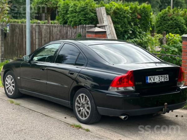 Черный Вольво С60 2006 в Рига, объемом двигателя 2.40 л и пробегом 325 тыс. км за 1690 €, фото 3 на AUTOMOTO.COM.LV