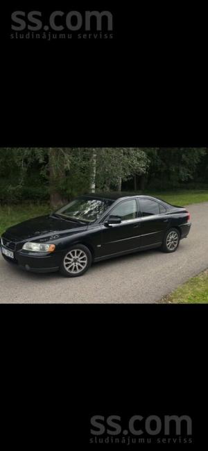 Black Volvo S60 2006 in Riga, with an engine capacity of 2.40 L and mileage of 325 thousand km for 1690 €, photo 12 on AUTOMOTO.COM.LV