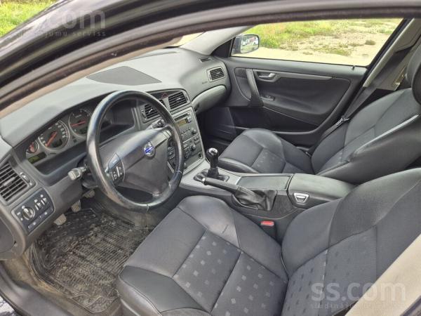 Melns Volvo S60 2006 Rīga, ar dzinēja tilpumu 2.40 L un nobraukumu 325 tūkst. km par 2450 €, foto 6 vietnē AUTOMOTO.COM.LV