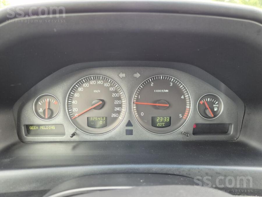 Black Volvo S60 2006 in Riga, with an engine capacity of 2.40 L and mileage of 325 thousand km for 2450 €, photo 11 on AUTOMOTO.COM.LV