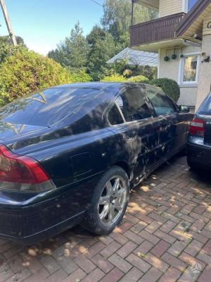 Melns Volvo S60 2006 Kauņa, ar dzinēja tilpumu 2.50 L un nobraukumu 210 tūkst. km par 1300 €, foto 4 vietnē AUTOMOTO.COM.LV