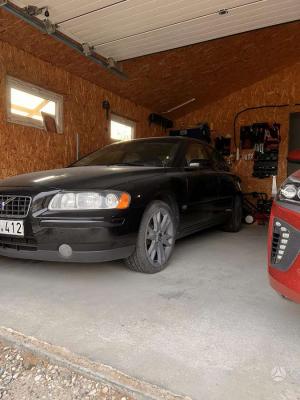 Melns Volvo S60 2006 Viļņa, ar dzinēja tilpumu 2.40 L un nobraukumu 400 tūkst. km par 1400 €, foto 5 vietnē AUTOMOTO.COM.LV