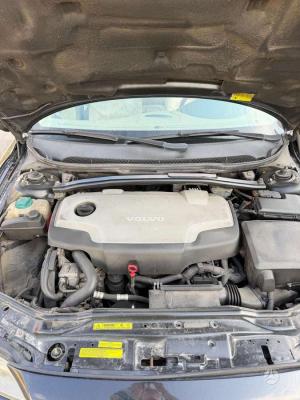 Melns Volvo S60 2006 Viļņa, ar dzinēja tilpumu 2.40 L un nobraukumu 400 tūkst. km par 1400 €, foto 7 vietnē AUTOMOTO.COM.LV