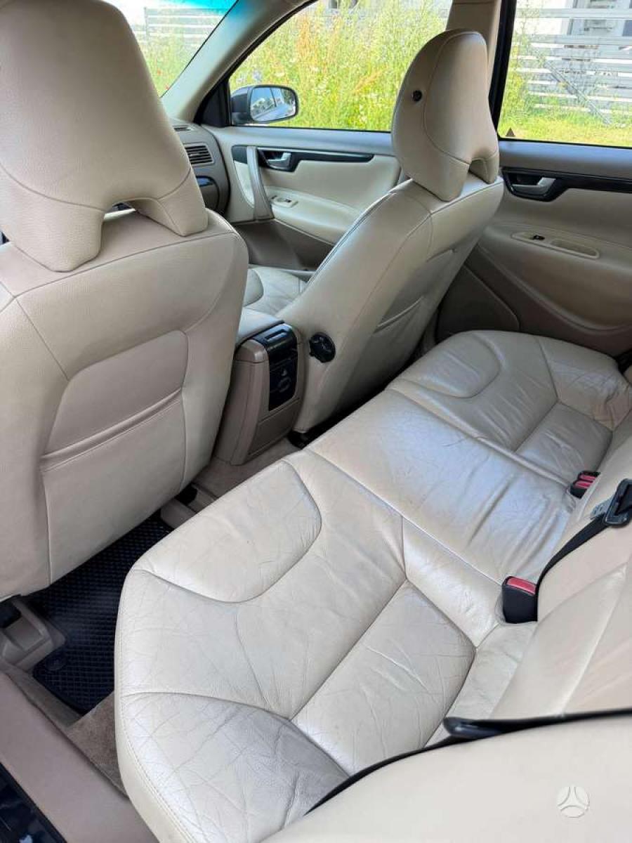Melns Volvo S60 2006 Viļņa, ar dzinēja tilpumu 2.40 L un nobraukumu 400 tūkst. km par 1400 €, foto 15 vietnē AUTOMOTO.COM.LV