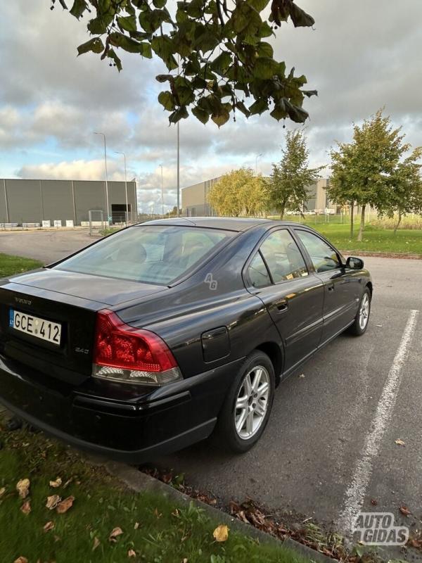 Melns Volvo S60 2006 Klaipėda, ar dzinēja tilpumu 2.40 L un nobraukumu 398 tūkst. km par 1850 €, foto 7 vietnē AUTOMOTO.COM.LV