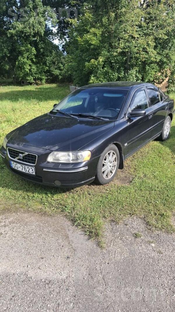 Melns Volvo S60 2006 Talsi, ar dzinēja tilpumu 2.40 L un nobraukumu 436 tūkst. km par 1500 €, foto 3 vietnē AUTOMOTO.COM.LV