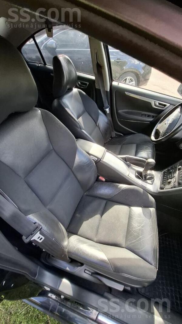 Melns Volvo S60 2006 Talsi, ar dzinēja tilpumu 2.40 L un nobraukumu 436 tūkst. km par 1500 €, foto 10 vietnē AUTOMOTO.COM.LV