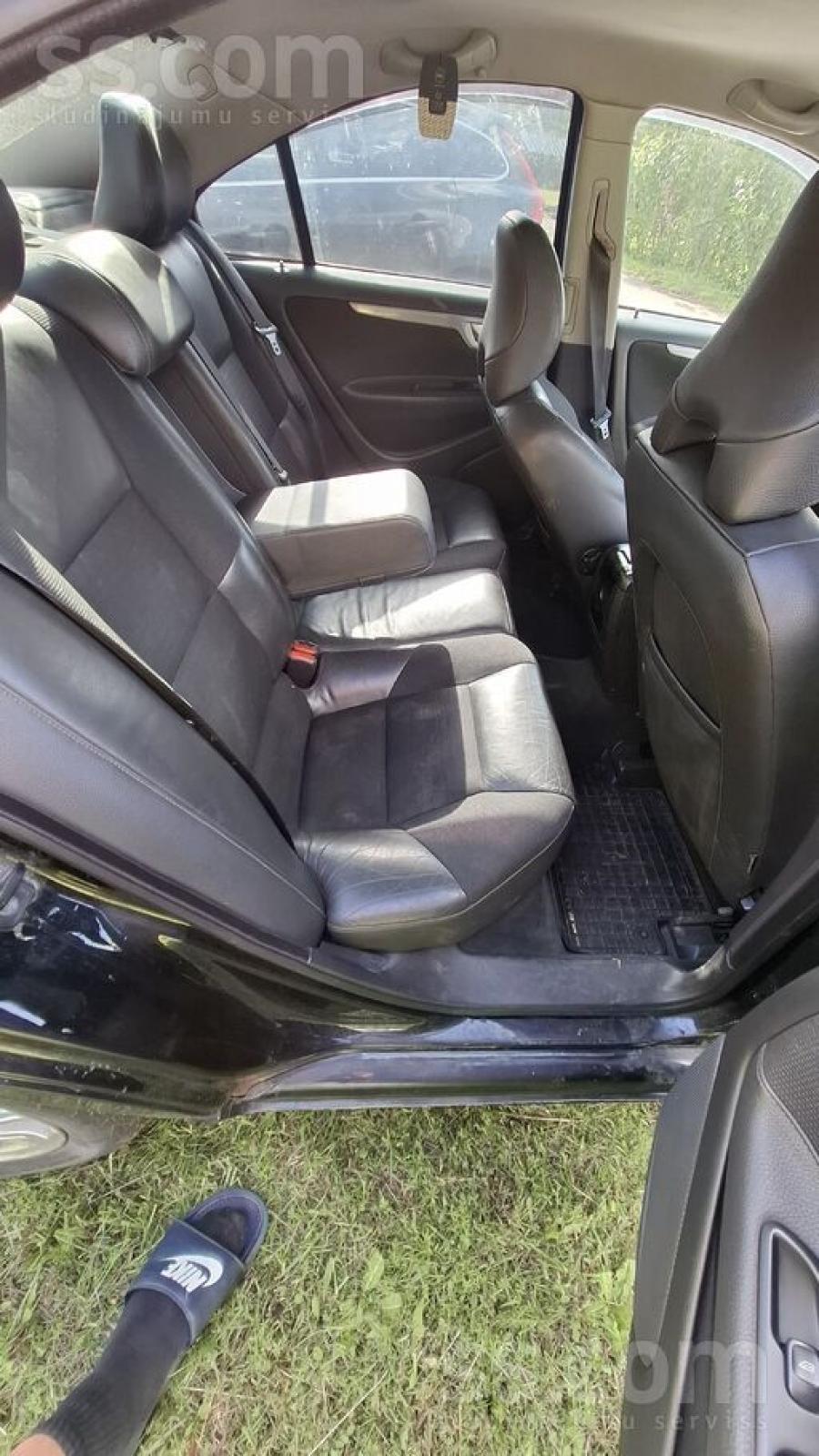 Melns Volvo S60 2006 Talsi, ar dzinēja tilpumu 2.40 L un nobraukumu 436 tūkst. km par 1500 €, foto 11 vietnē AUTOMOTO.COM.LV