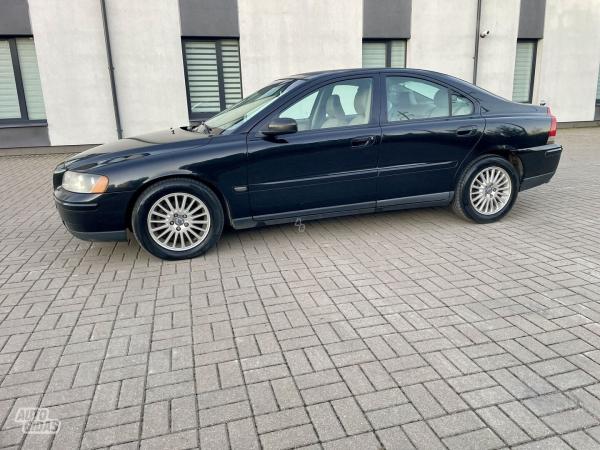 Volvo S60 2006 Viļņa vietnē Melns Volvo S60 2006 Viļņa, ar dzinēja tilpumu 2.40 L un nobraukumu 280 tūkst. km par 1500 €, foto 7 vietnē AUTOMOTO.COM.LV