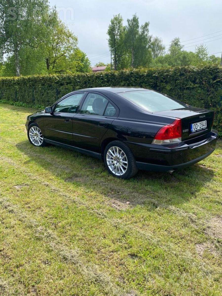 Melns Volvo S60 2007 Jelgava, ar dzinēja tilpumu 2.40 L un nobraukumu 406 tūkst. km par 900 €, foto 4 vietnē AUTOMOTO.COM.LV