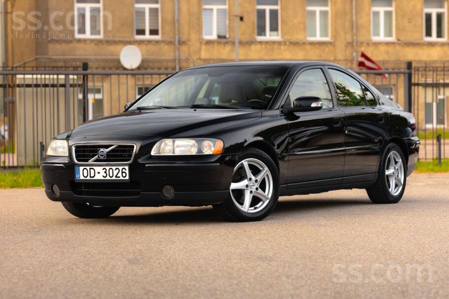 Melns Volvo S60 2007 Jelgava, ar dzinēja tilpumu 2.40 L un nobraukumu 280 tūkst. km par 1180 €, foto 3 vietnē AUTOMOTO.COM.LV