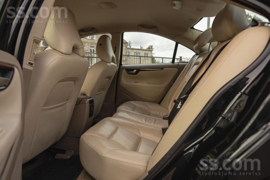 Melns Volvo S60 2007 Jelgava, ar dzinēja tilpumu 2.40 L un nobraukumu 280 tūkst. km par 1180 €, foto 9 vietnē AUTOMOTO.COM.LV