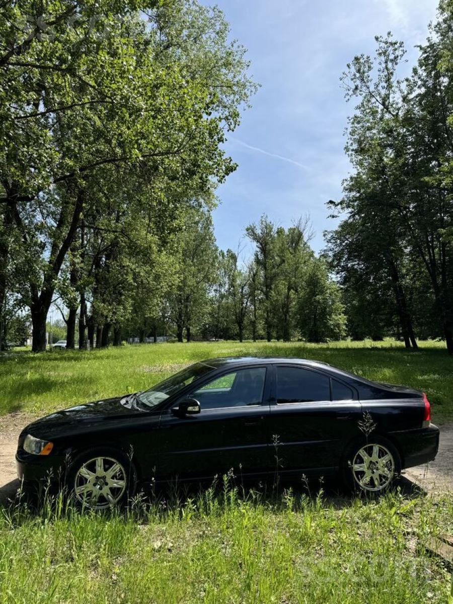 Melns Volvo S60 2007 Rīga, ar dzinēja tilpumu 2.40 L un nobraukumu 271 tūkst. km par 2800 €, foto 4 vietnē AUTOMOTO.COM.LV