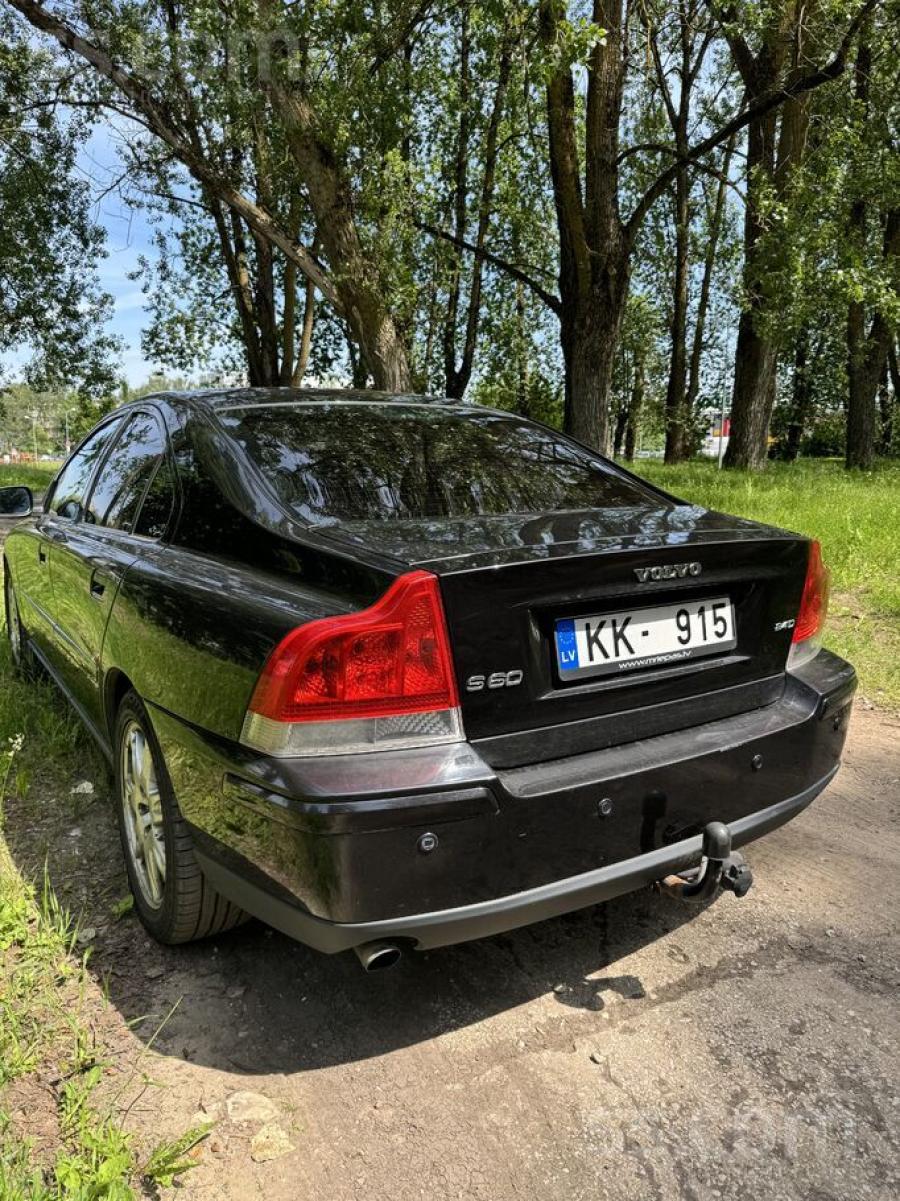 Melns Volvo S60 2007 Rīga, ar dzinēja tilpumu 2.40 L un nobraukumu 271 tūkst. km par 2800 €, foto 6 vietnē AUTOMOTO.COM.LV