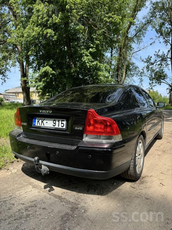 Melns Volvo S60 2007 Rīga, ar dzinēja tilpumu 2.40 L un nobraukumu 271 tūkst. km par 2800 €, foto 8 vietnē AUTOMOTO.COM.LV