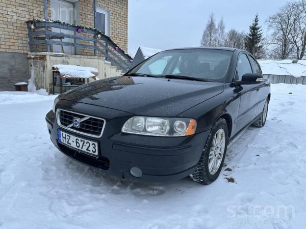 Black Volvo S60 2007 in Rezekne, with an engine capacity of 2.40 L and mileage of 330 thousand km for 2100 €, photo 2 on AUTOMOTO.COM.LV