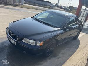 Black Volvo S60 2007 in Vilnius, with an engine capacity of 2.50 L and mileage of 340 thousand km for 4950 €, photo 2 on AUTOMOTO.COM.LV
