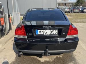 Black Volvo S60 2007 in Vilnius, with an engine capacity of 2.50 L and mileage of 340 thousand km for 4950 €, photo 4 on AUTOMOTO.COM.LV