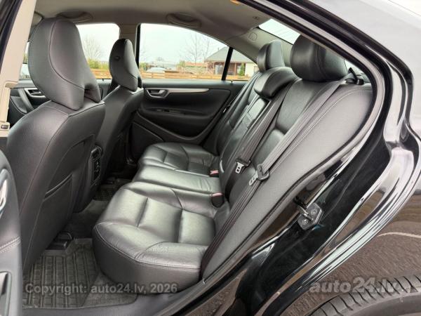 Melns Volvo S60 2007 Tallina, ar dzinēja tilpumu 2.40 L un nobraukumu 323 tūkst. km par 4490 €, foto 8 vietnē AUTOMOTO.COM.LV
