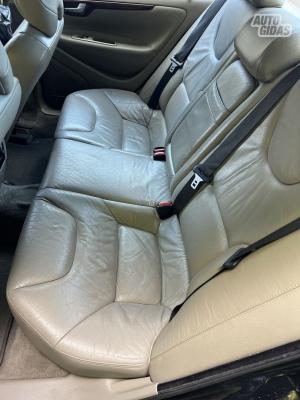 Black Volvo S60 2007 in Vilnius, with an engine capacity of 2.40 L and mileage of 354 thousand km for 2400 €, photo 14 on AUTOMOTO.COM.LV