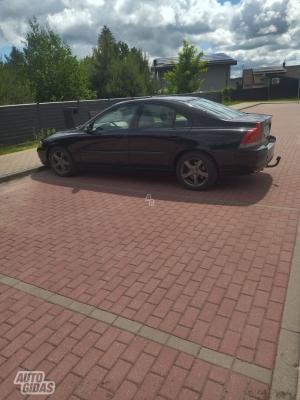 Melns Volvo S60 2007 Prienai, ar dzinēja tilpumu 2.40 L un nobraukumu 305 tūkst. km par 1800 €, foto  vietnē AUTOMOTO.COM.LV