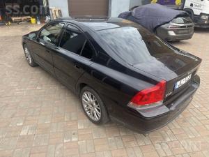 Black Volvo S60 2007 in Riga, with an engine capacity of 2.40 L and mileage of 342 thousand km for 1750 €, photo 5 on AUTOMOTO.COM.LV